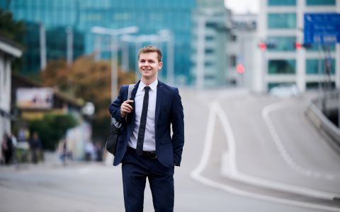 Who stands behind elea? - elea