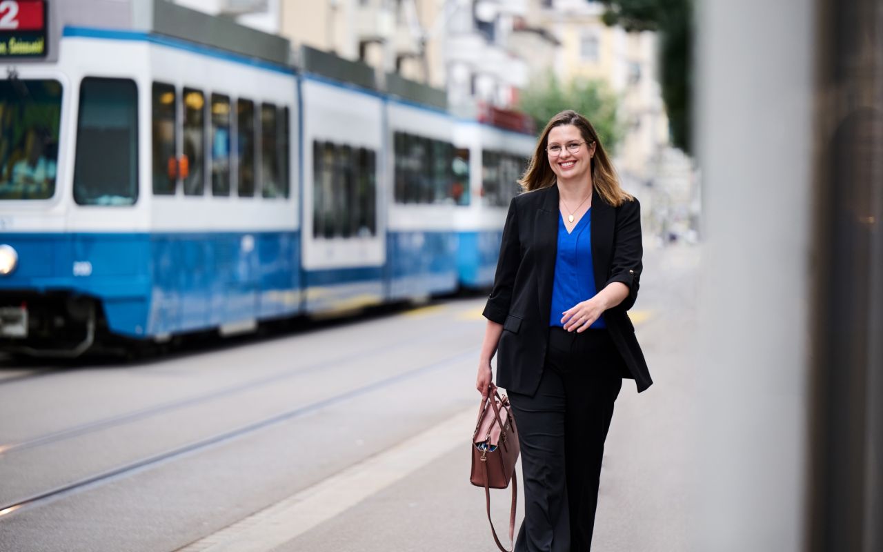 Who stands behind elea? - elea