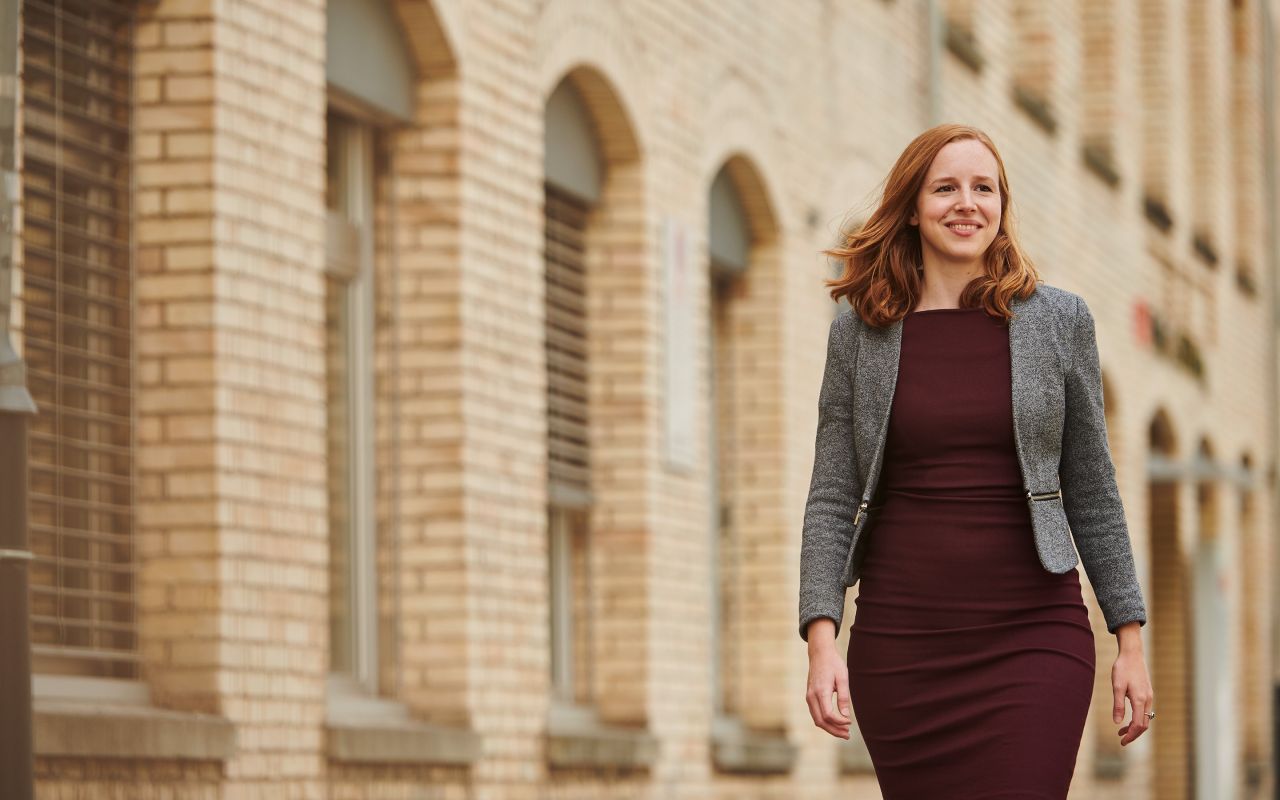 Who stands behind elea? - elea