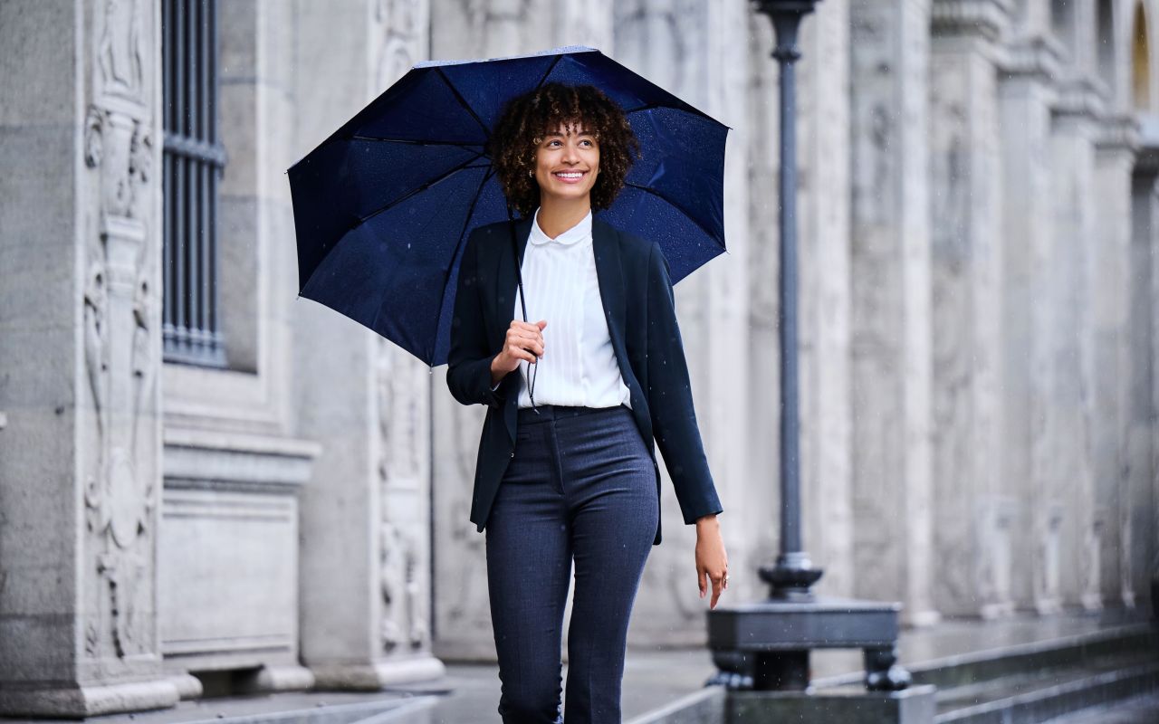 Who stands behind elea? - elea