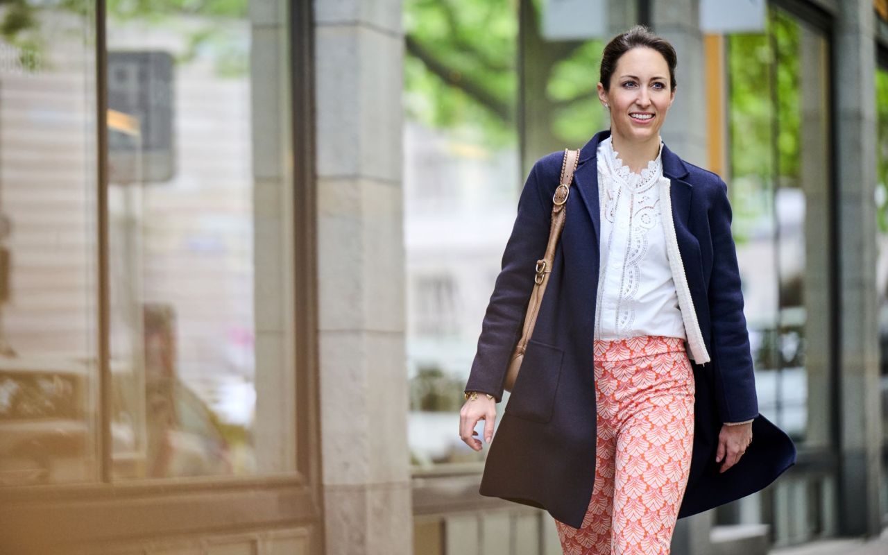 Who stands behind elea? - elea